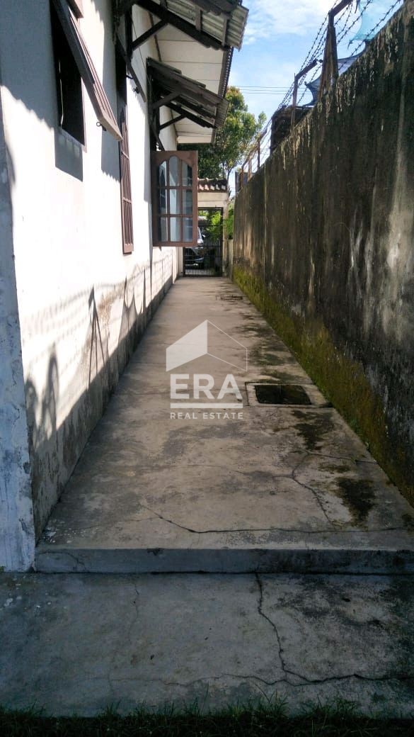 Rumah Mewah mutu bangunan yang bagus, di kawasan yang Bagus dengan ...