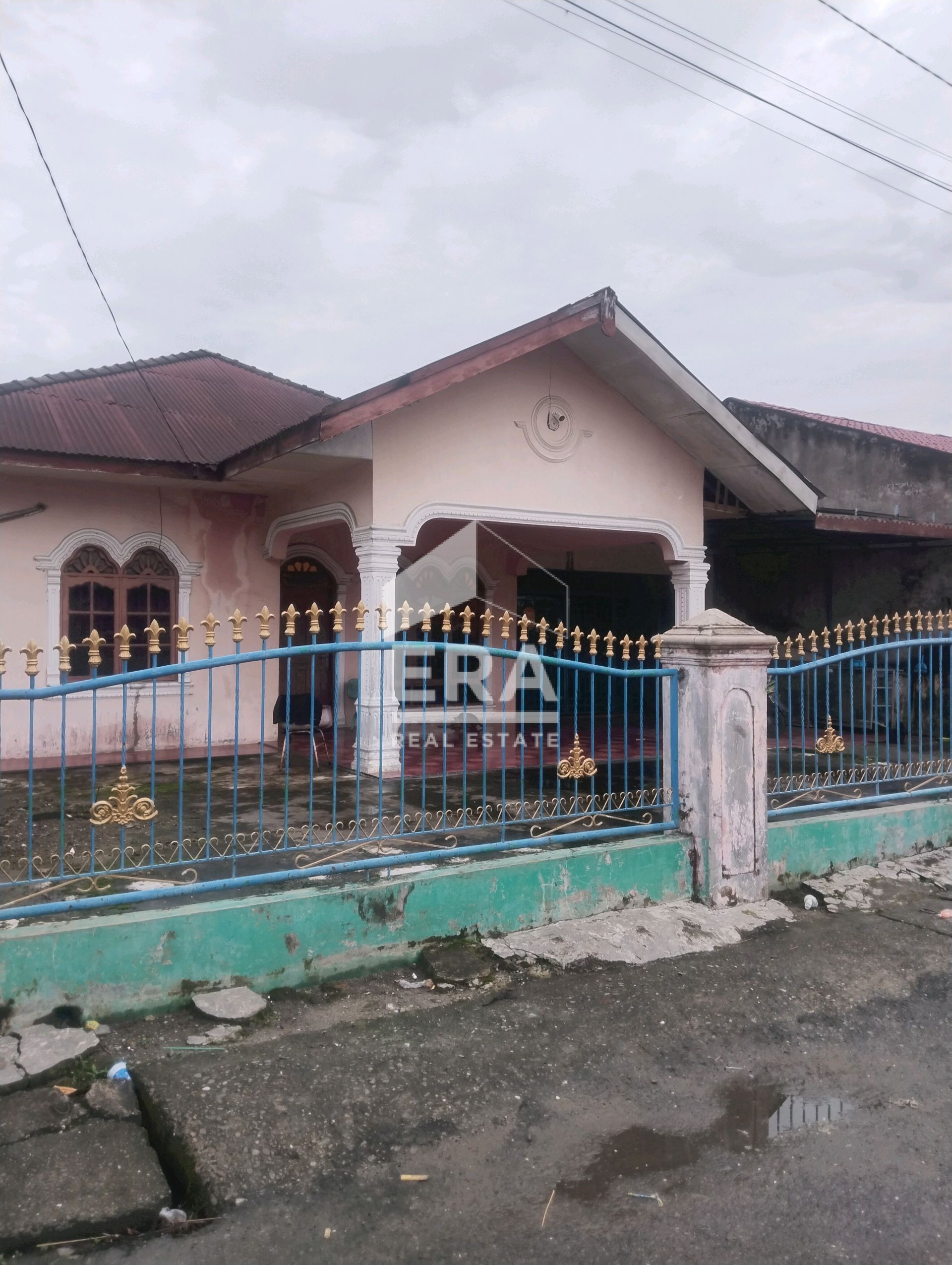 kondisi Bangunan bagus, berada di pemukiman warga, bersih dan aman,jln ...