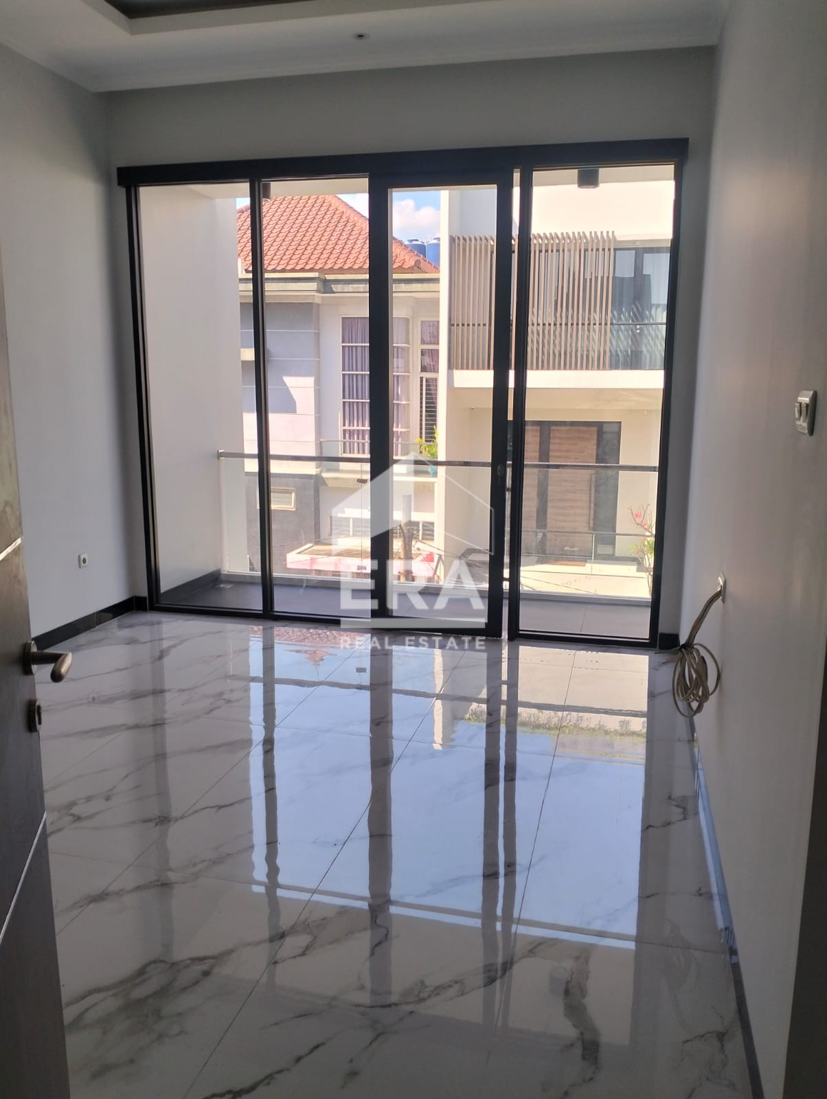 JUAL CEPAT!! Rumah Brand New Split Level Siap Huni di Danau Asri, Nego Tipis | Agen Property #1 ...