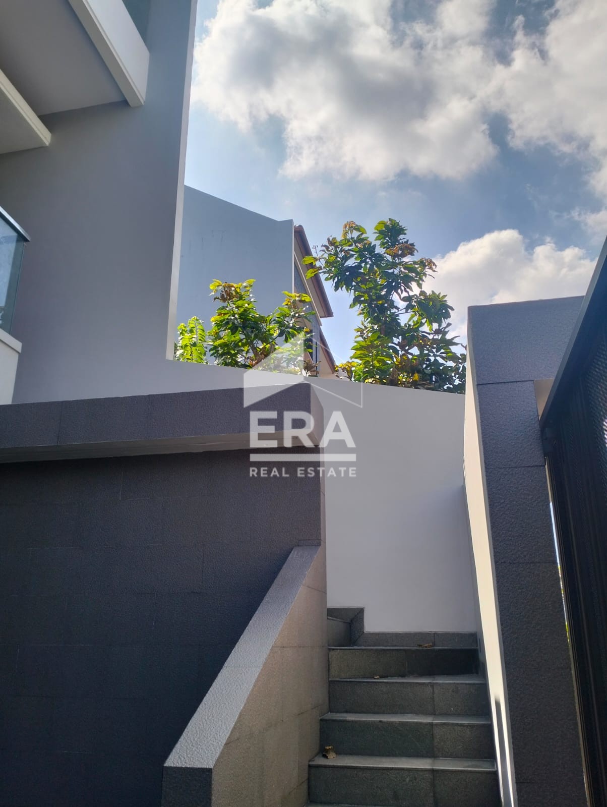 JUAL CEPAT!! Rumah Brand New Split Level Siap Huni di Danau Asri, Nego Tipis | Agen Property #1 ...