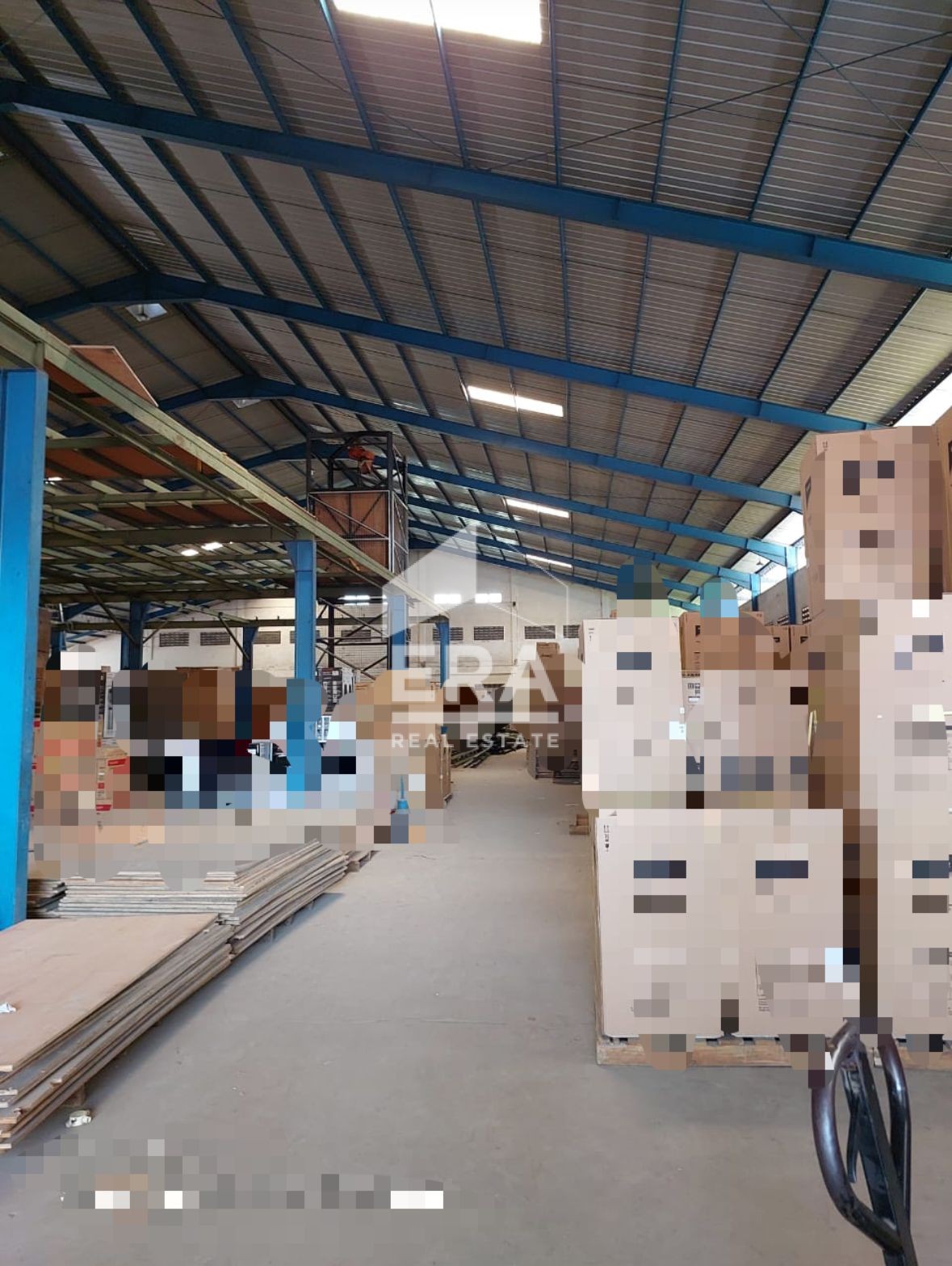 Gudang Loading Dock Berukuran Besar Siap Pakai Di Majapahit Semarang ...