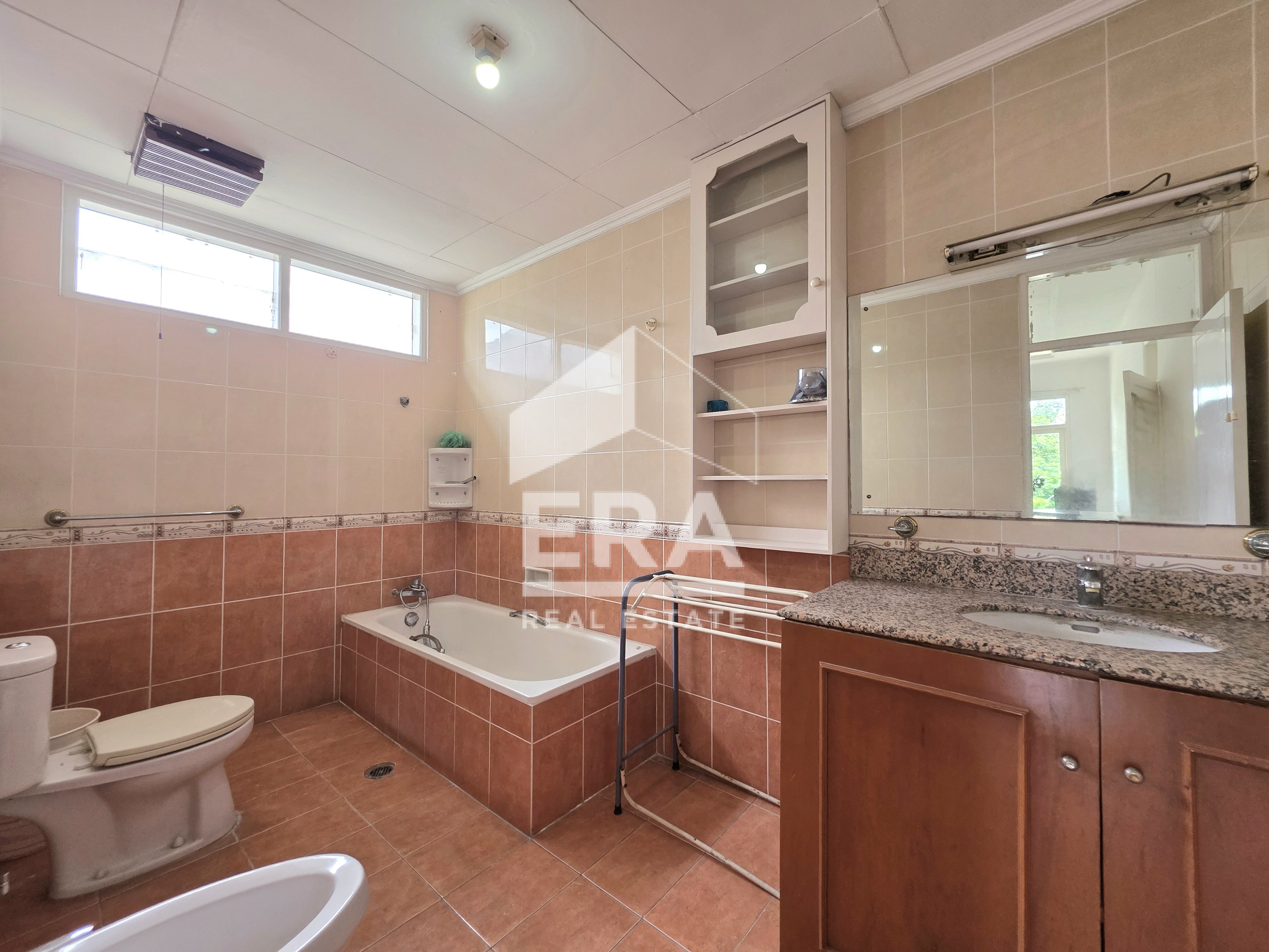 Disewakan Rumah Semi Furnished di Cilandak | Agen Property #1 Indonesia