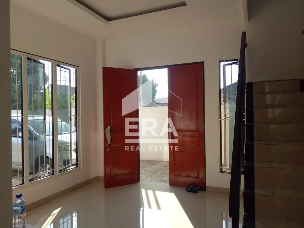 Rumah 2 lantai di Karang Tengah Ciledug Tangerang Startegis Nego | Agen ...